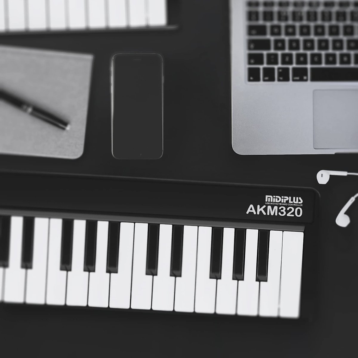 MIDIPLUS AKM320 USB MIDI Keyboard Controller, Black, 32-key