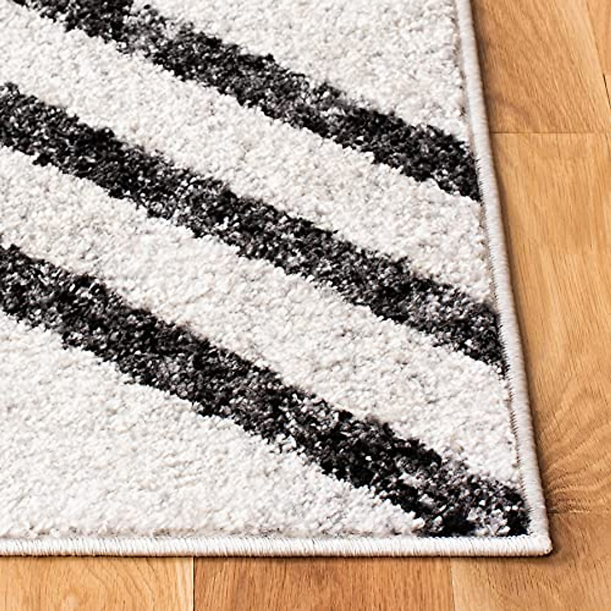 SAFAVIEH Adirondack Collection 6' x 9' Ivory/Charcoal ADR253B Modern Geometric Distressed Non-Shedding Living Room Bedroom Dining Home Office Area Rug