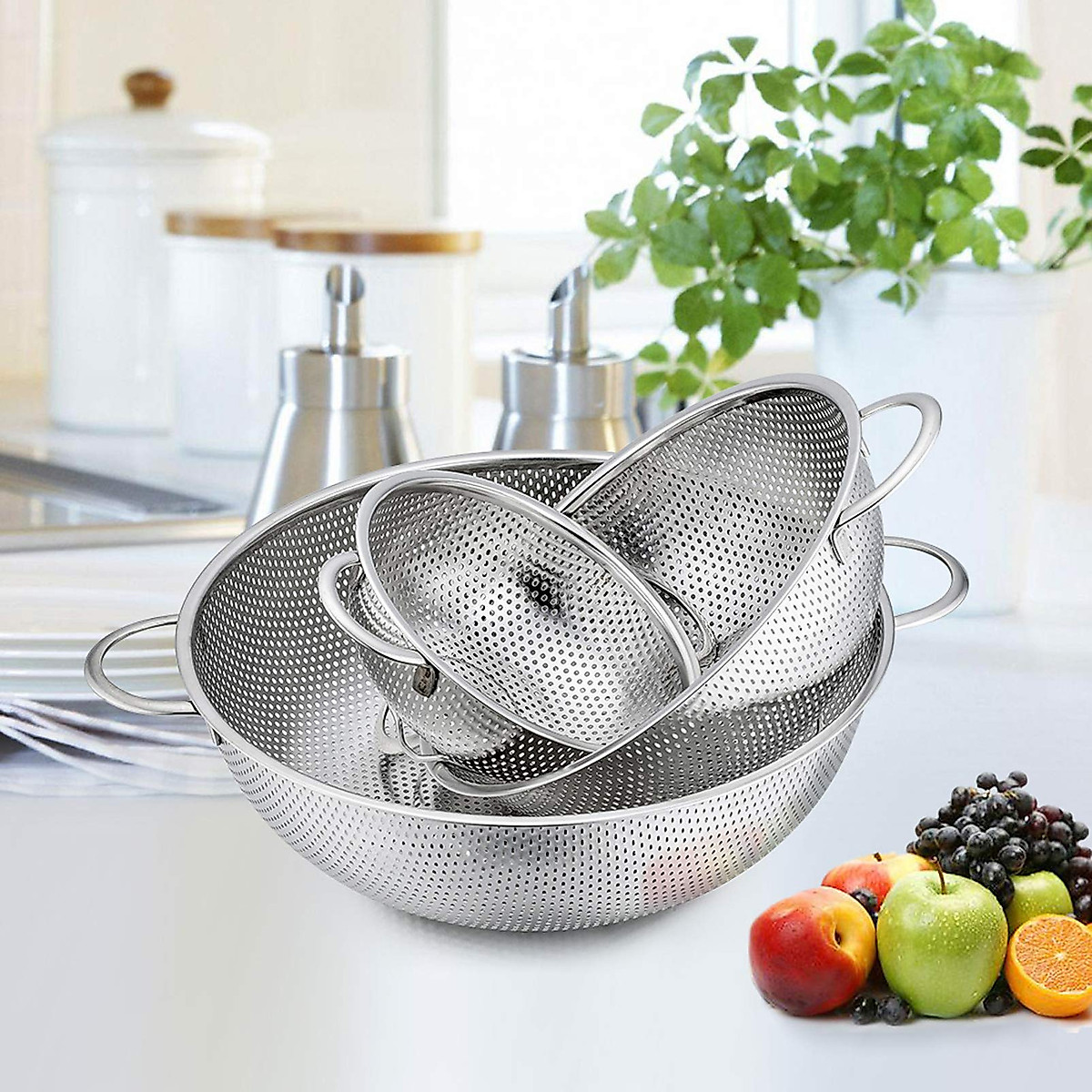 P&P CHEF Colander Set of 3, Stainless Steel Micro-Perforated Colanders Strainers for Draining Rinsing Washing, Ideal for Pasta Vegetables Fruits, Heavy Duty & Dishwasher Safe - 1/3/5 Quart