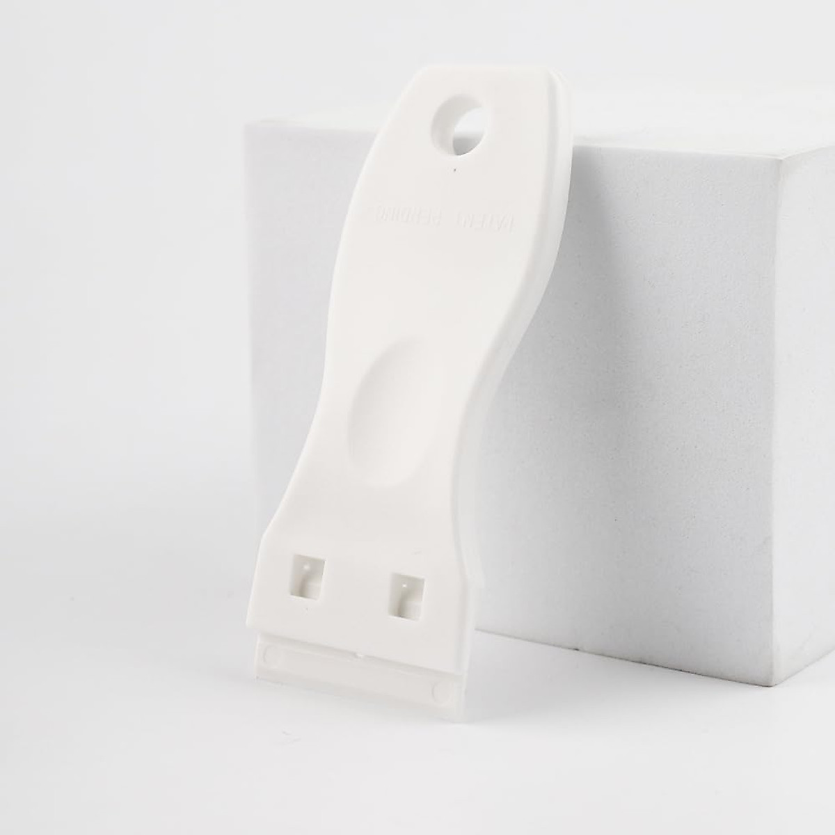 Plastic Razor Scraper with 10pcs Double Edged Plastic Blades Hair Extension Tool for Debris Sticker Label on Glass Windows Removal Scraper Tool (White&White)