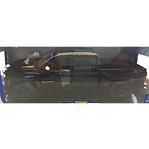 Motor Max 1:24 Scale 2017 Black Chevy Silverado 1500 LT Z71 Crew Cab Diecast truck