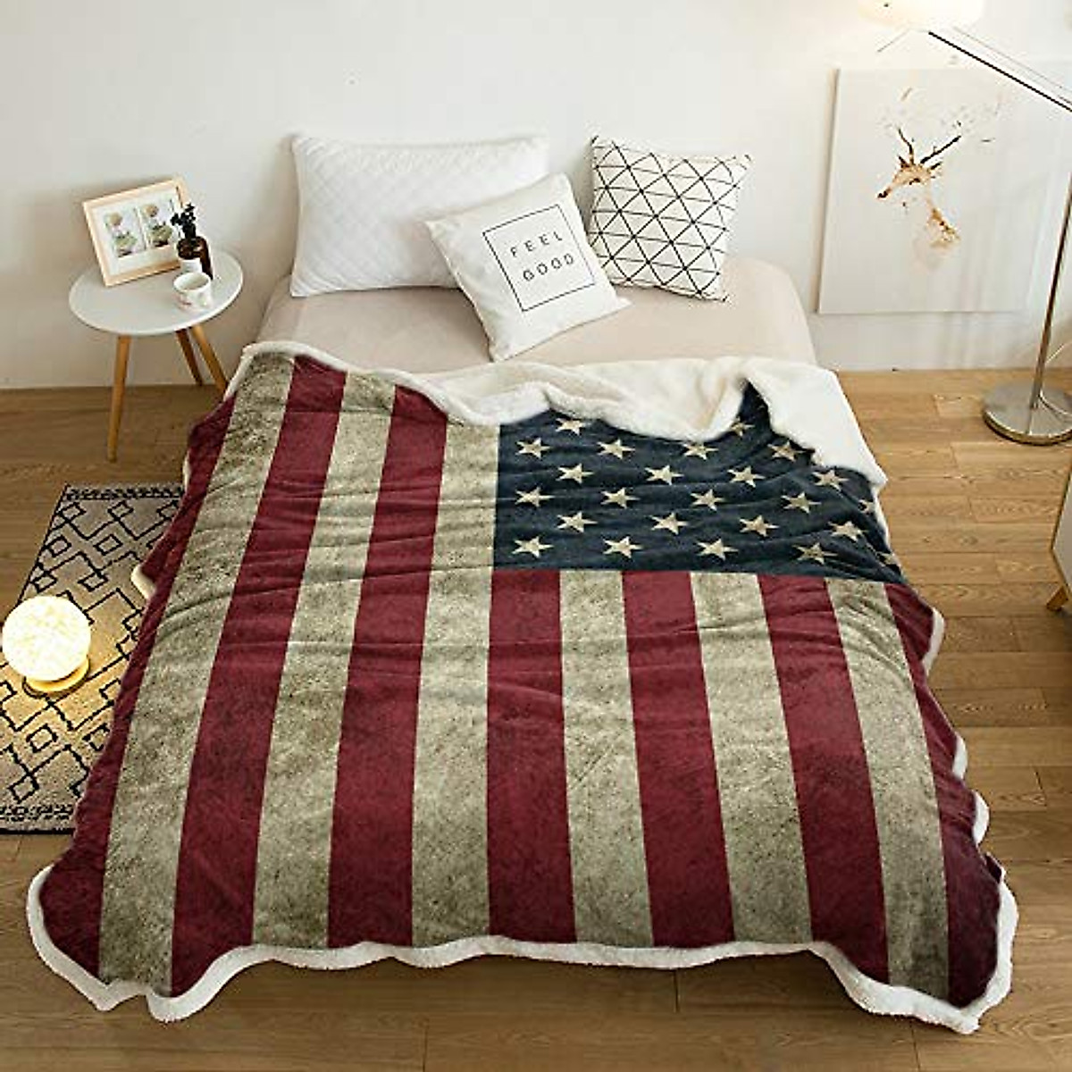 US Flag Sherpa Fleece Blanket, Super Thick and Warm Cozy Luxury Blanket 50"x60", Vintage American Flag Fourth of July Independence Day Themed Bed Blanket, Fluffy Microfiber Throw Blanket for Couch