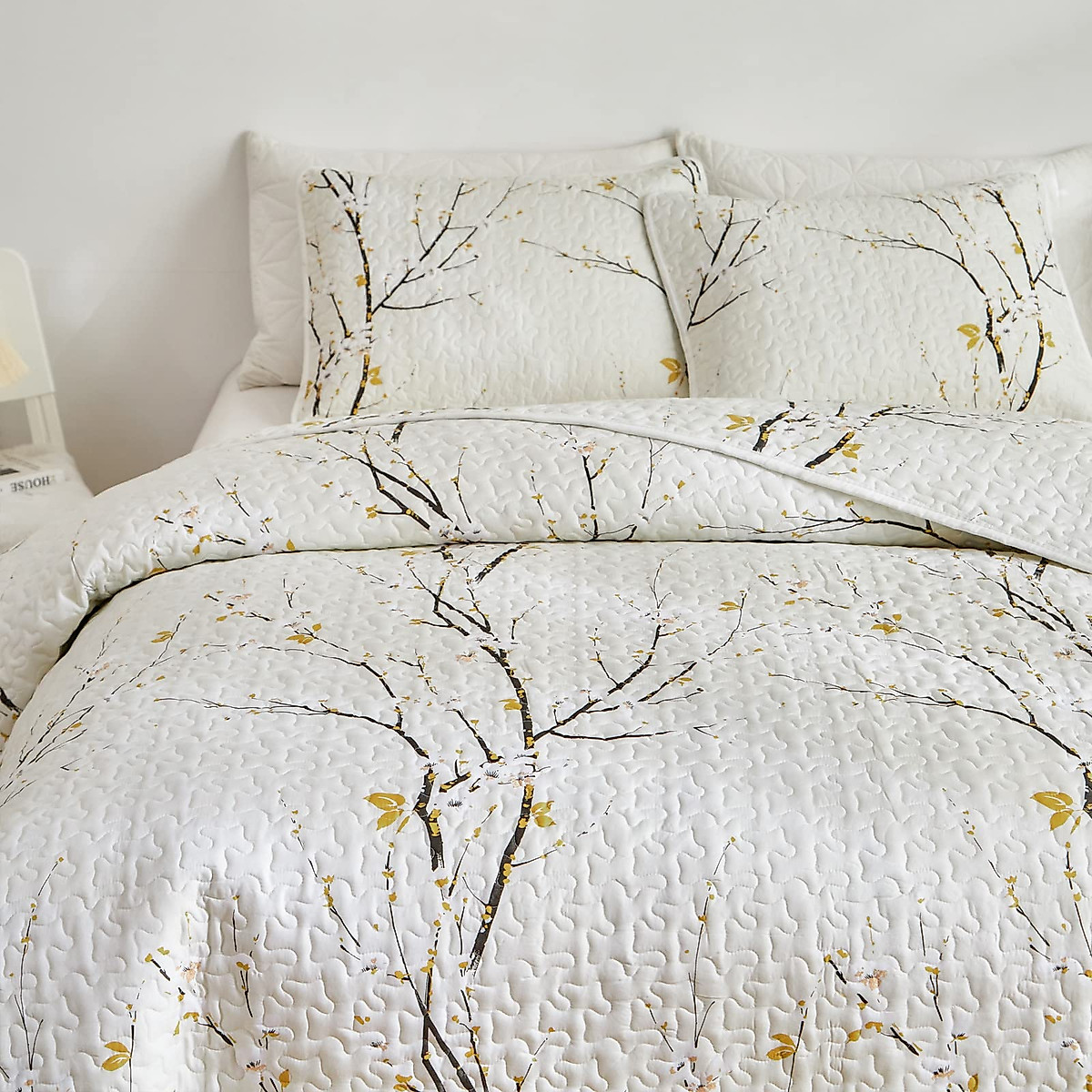 Quilt Set King Size Cream White with Black Branch Bedding Set 88x88 Soft Microfiber Lightweight Coverlet Bedspread Summer 3 Pc Bed Cover for (1 Quilt+ 2 Shams)