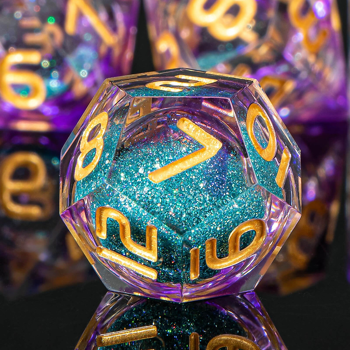 KERWELLSI Liquid Core D&D Dice Set, 7 Piece Sharp Edge Resin DND Dice Set, Polyhedral Dungeons and Dragons Dice with Gift Box, Purple RPG Role Playing D and D Dice D20 D12 D10 D8 D6 D4