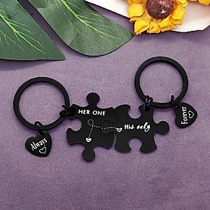 Vadaka Boyfriend Girlfriend Gift Keychain Couples Jewelry Couple Keychain Funny Couple Keyring for Him and Her Anniversary Valentine's Day Birthday Gifts for Husband Wife, His and Her Gifts