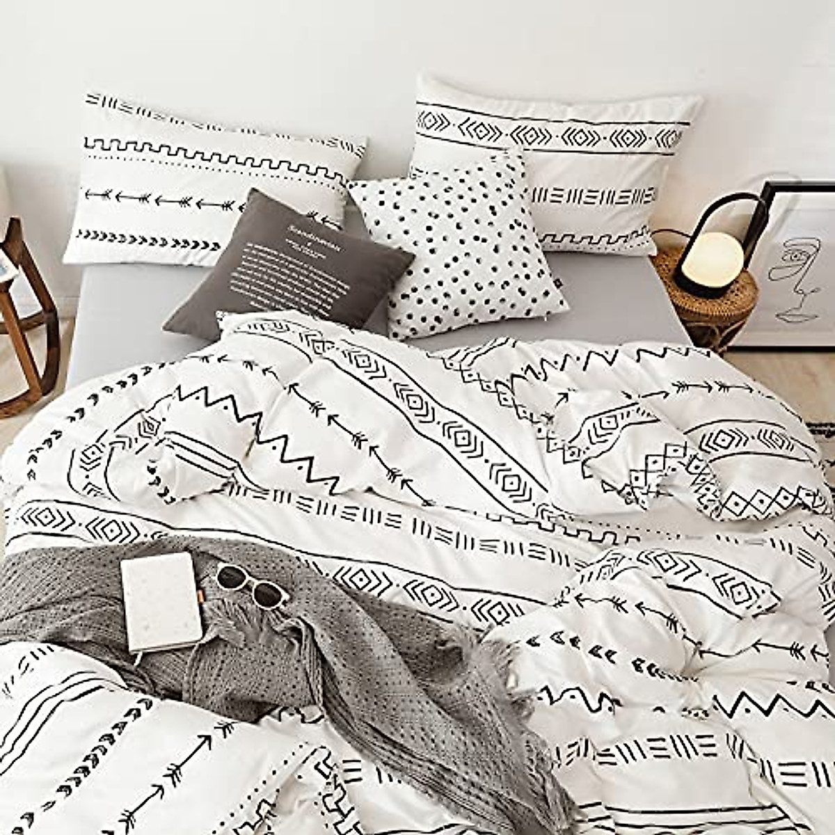 iyoimono Queen Size Duvet Cover Set Black Stripe and White Boho Geometric Bedding Set Reversible Quilt Comforter Cover with Zipper Closure (1 Duvet Cover 230x230cm+2 Pillow Shams 51x76cm)