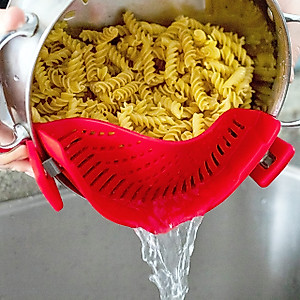 Arlig Clip On Pasta Strainer Silicone Universal Fit for all Pots and Bowls Snap On Drainer for Meat, Vegetables, Fruit Colander for Kitchen Easily Drain Food Space Saving