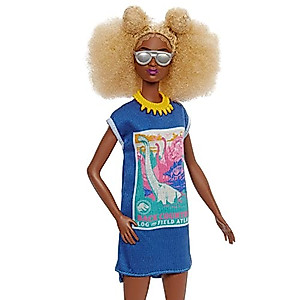 Barbie Fashions Complete Looks 3 of Doll Clothes Inspired by Popular Brand Roxy, Complete Look with Outfit & Accessories Dolls, Gift for Kids 3 to 8 Years Old