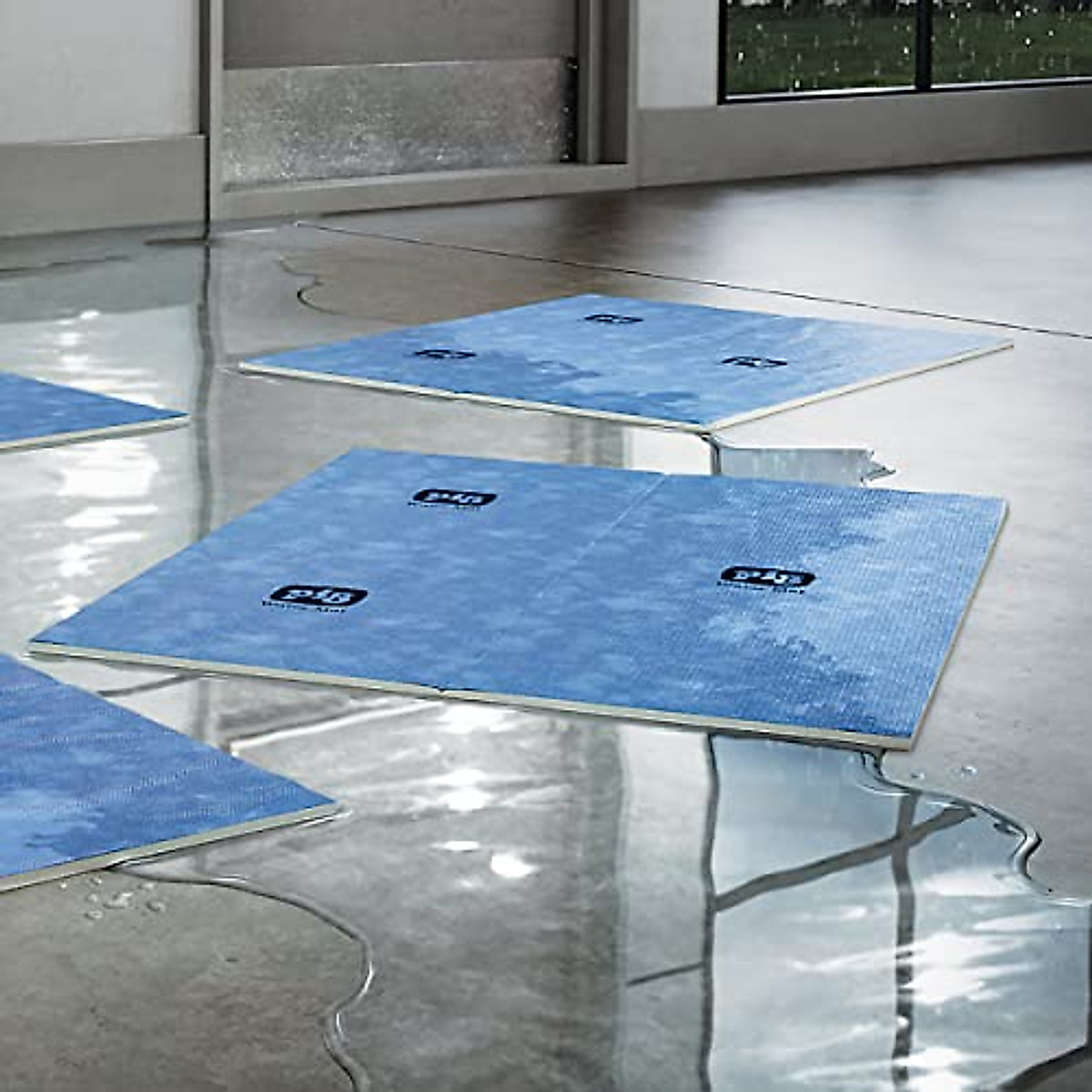 PIG Water Absorbent Mat - Reusable - 50 Pack - 15" x 19" Pads - Blue and White - PM50539