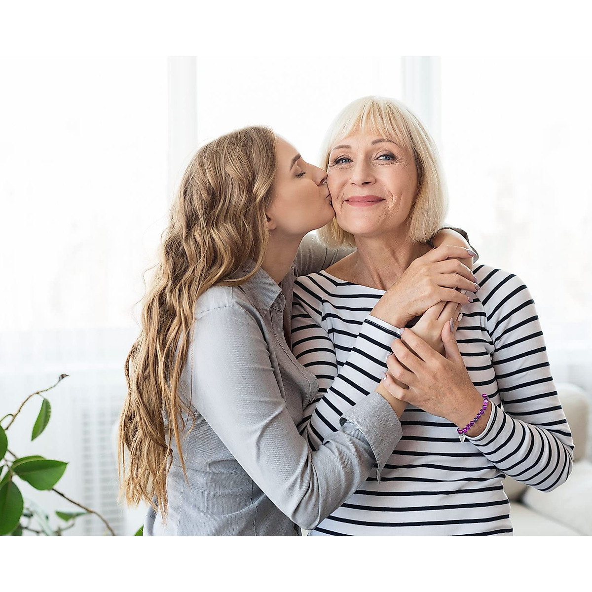 Haoze 60th Birthday Gifts for Women Men, Amethyst Beads Birthday Bracelet for Woman Truning 60 Years Old Jewelry Gift for Women Men Mom Sister Best Friend Wife Boss Birthday Gifts (Amethyst)