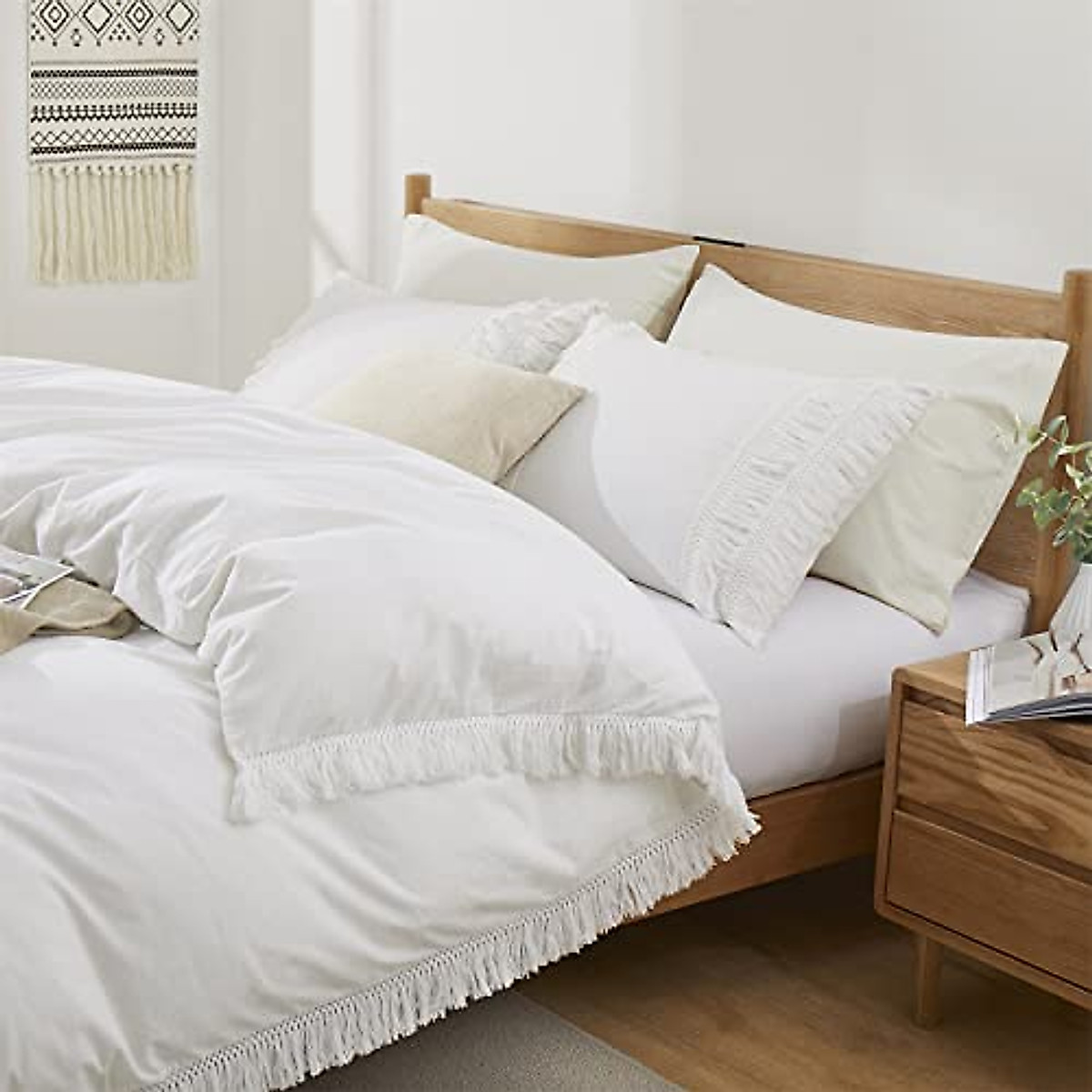 ZJZC Art White Duvet Cover Queen Size with Tassels,100% Cotton Boho Farmhouse Bedding Set 3 Pieces with Pillow Shams Super Soft and Breathable Bed Set for All Seasons (White, Queen)