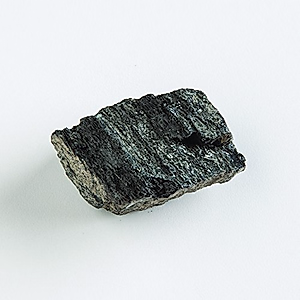 EISCO Hornblende (Amphibole Mineral) Specimen, Approx. 1" (3cm)