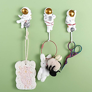 Vctitil 4pcs Wall Mounted Astronaut Hook with Strong Adhesive and Traceless Wall Hook Home Decoration Bathroom Accessories(A/B/C/D)