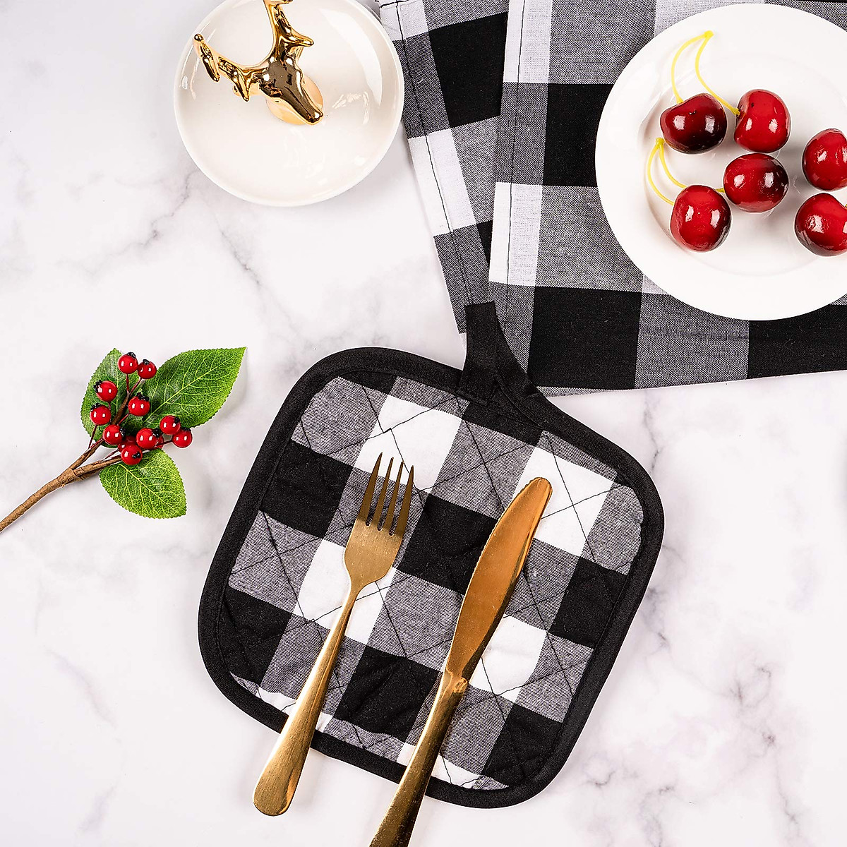 Whaline 6pcs Christmas Buffalo Plaid Hot Pot Holders Cotton Hot Pad with Pocket Reusable Heat Resistant Oven Mint for Kitchen Cooking and Baking (White Black)