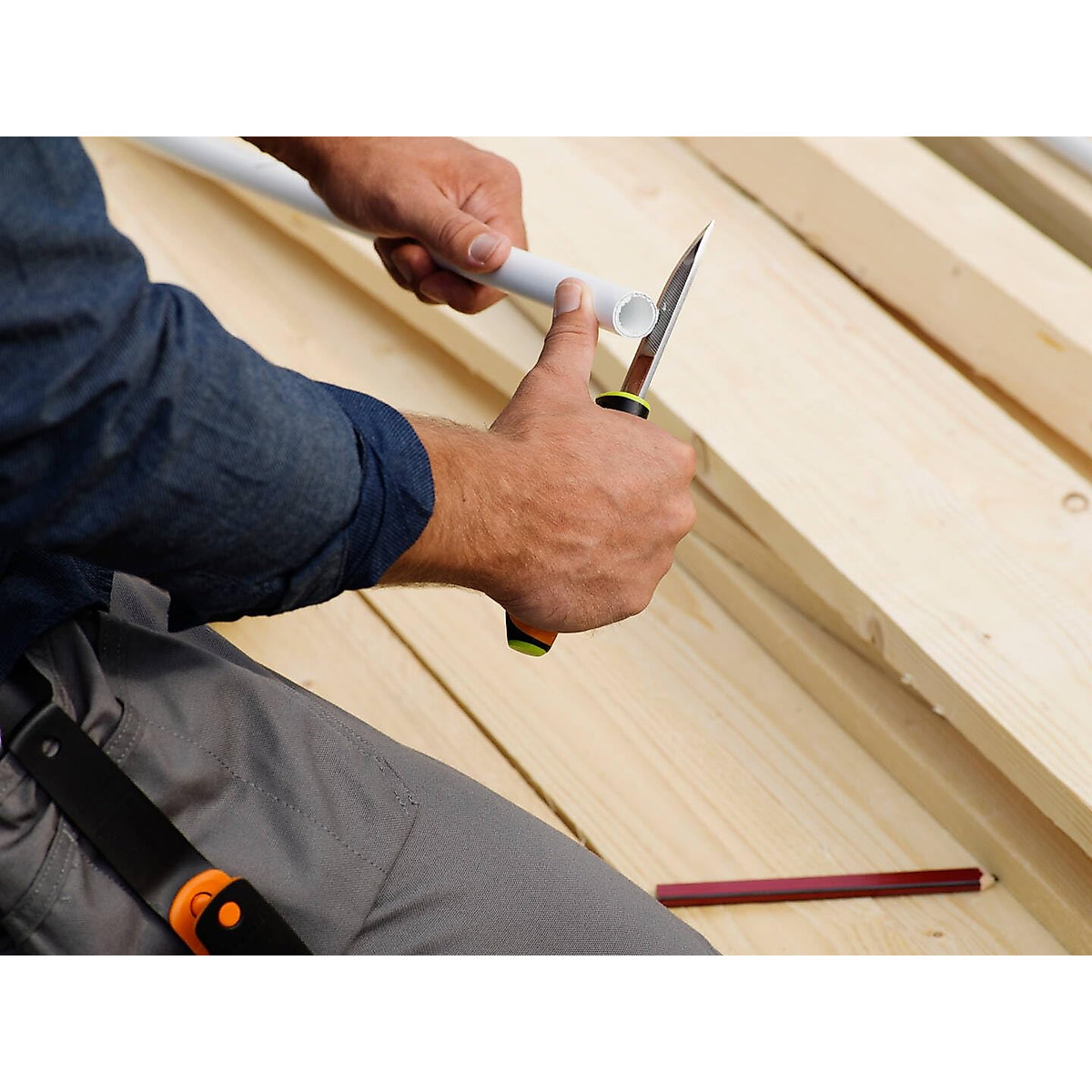 Fiskars Knife including Holster with Integrated Knife Sharpener, Total length: 21.9 cm, Black/orange/green, 1023619, Standard