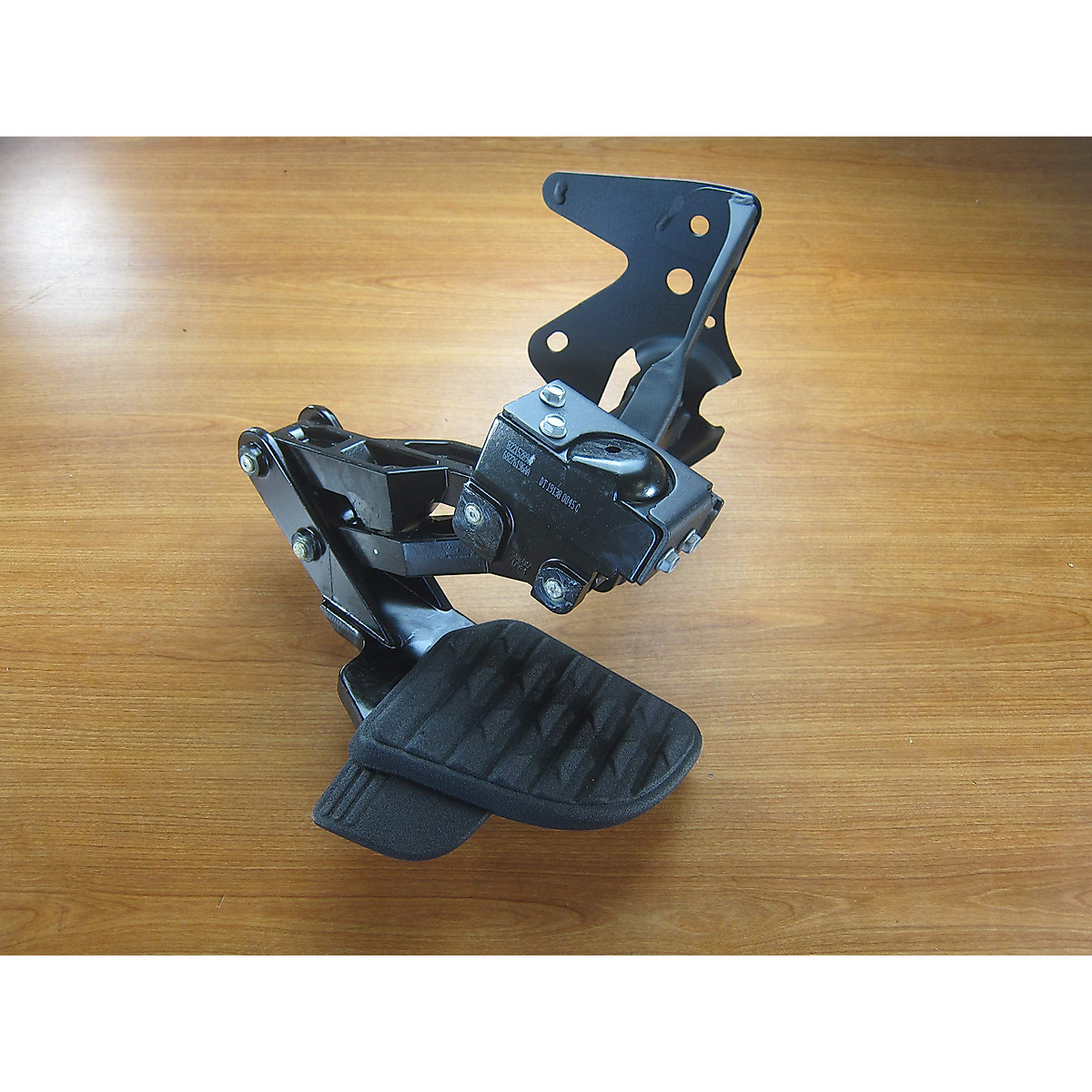 Mopar 2019 Ram 1500 DT (New Body Style) Rear Bed Step for Dual Exhaust Vehicles OEM