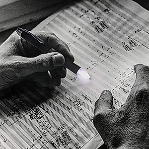 LED Pen, Yacig Light Pens, Two Brightness Settings, 1x AAA Battery Powered, Matte Black Barrel, Light Up Pens for Writing in Low Light Situations (White Light and Red Light)