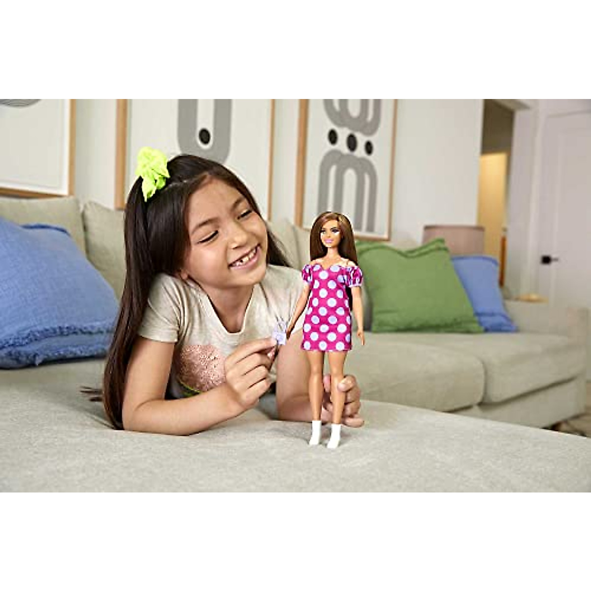 Barbie Fashionistas Doll #171, Curvy, Vitiligo, Long Brunette Hair, Off-shoulder Polka Dot Dress, Purple Purse, White Boots,Toy for Kids 3 to 8 Years Old