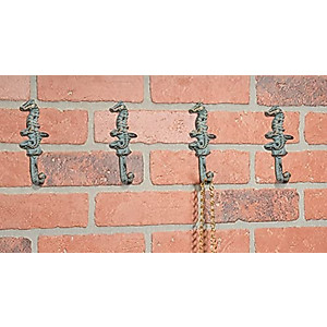 Red Co. Set of 4 Decorative 5.5” Boho Chic Cast Iron Wall Hanging Seahorse Hooks in Distressed Finish