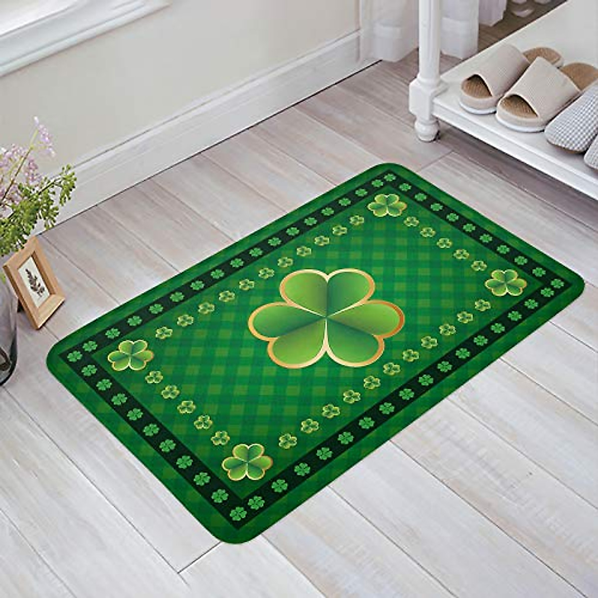 Front Door Mats Outdoor Indoor Kitchen Mat, Green Checked Clover on St. Patrick's Day Entrance Doormat Non-Slip Bathroom Rugs Washable Floor Mats for Sink/Porch, 18" x 30"