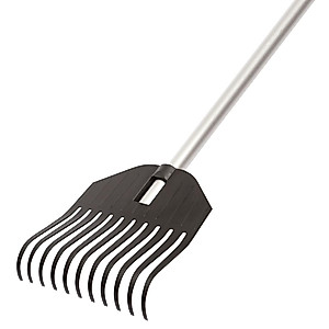 Fiskars 8 Inch Shrub Rake