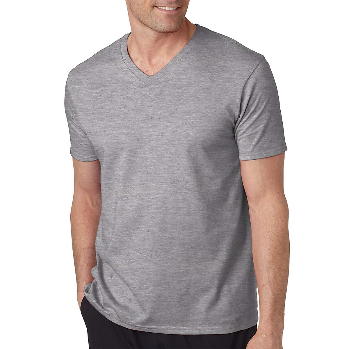 Gildan Men's Softstyle V-Neck T-Shirt