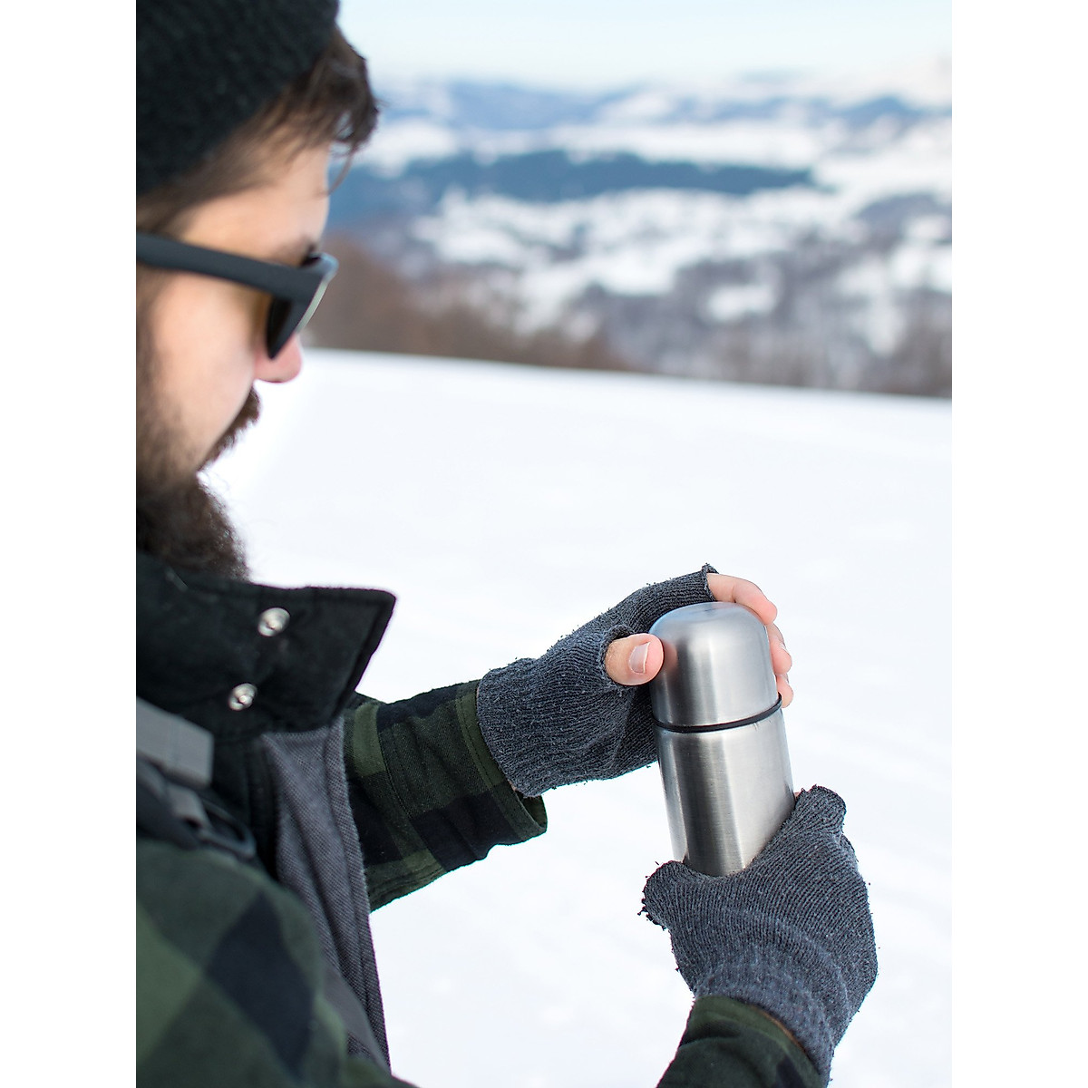 SATINIOR 2 Pair Unisex Half Finger Gloves Winter Stretchy Knit Fingerless Gloves in Common Size