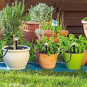 200 Pcs Drip Irrigation Emitters Drip Irrigation System Drip Irrigation Parts Adjustable 360 Degree Water Flow Fan Sprayer for 1/4 Inch 4mm/7mm Irrigation Tube Hose Patio Watering System (Red Black)