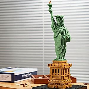 KLMEi Statue of Liberty Micro Blocks Building Sets Mini Bricks Building for Adults, New York Famous Landmark Architectural Model Toys for Kids Age of 14+ 2810 PCS