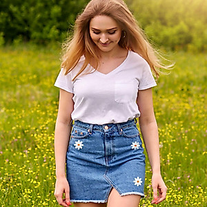 20 Pieces Daisy Flower Patch Clothing Iron On Patches Appliques Delicate Embroidered for DIY Decoration T-Shirt Backpack Hoodies Shoes Bags 1.38 Inch