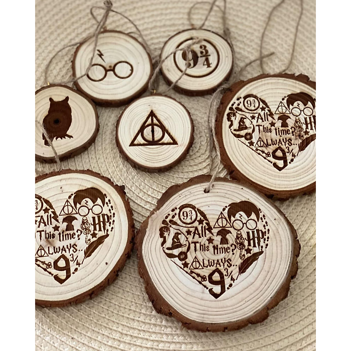 Natural Wood Slices 30 Pcs 3.5-4 Inches Craft Unfinished Wood Kit Predrilled Wooden Rounds with Bark, Wood Circles with Hole, Wood Slices for Crafts Ideal for DIY Projects, Christmas Ornaments