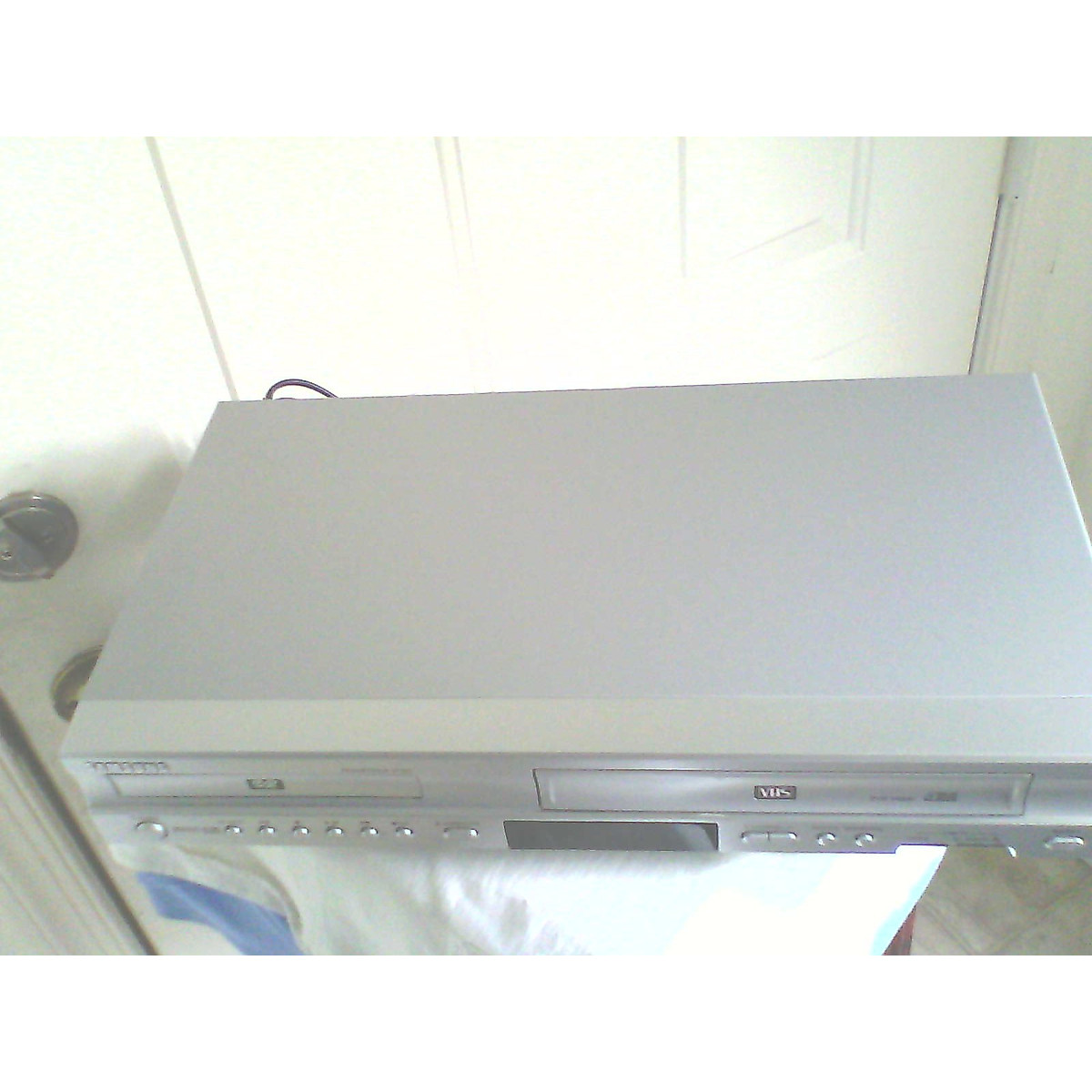 Samsung DVD-V4600C DVD Video & CD Player, VCR Video Cassette Tape Recorder Combo, 4-Head Hi-Fi Stereo VHS Player w/ Dolby Digital, dts Digital Out, Progresive