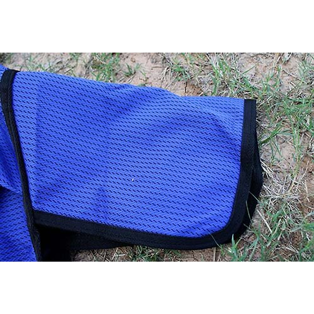 CHALLENGER 72" 1200D Turnout Rain Horse Sheet Light Winter Blanket Gusset 355