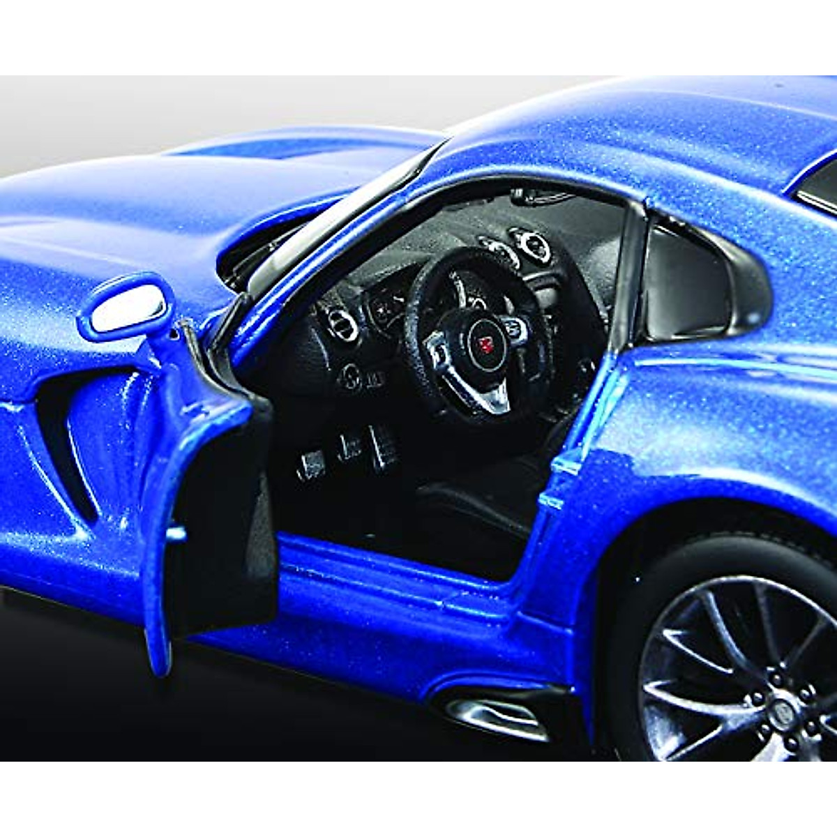 Maisto 1:24 Scale Assembly Line 2013 SRT Viper GTS Diecast Model Kit (Colors May Vary)