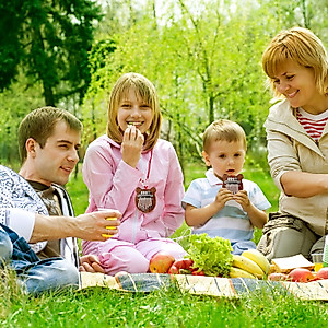 Mini Thumb Piano, 8 Key Mini Kalimba Finger Piano, Portable Marimba Musical Thumb Piano with Lanyard, Solid Wood Musical Good Accessory Pendant Finger Piano Gift for Kids & Adults Beginners (Bear)