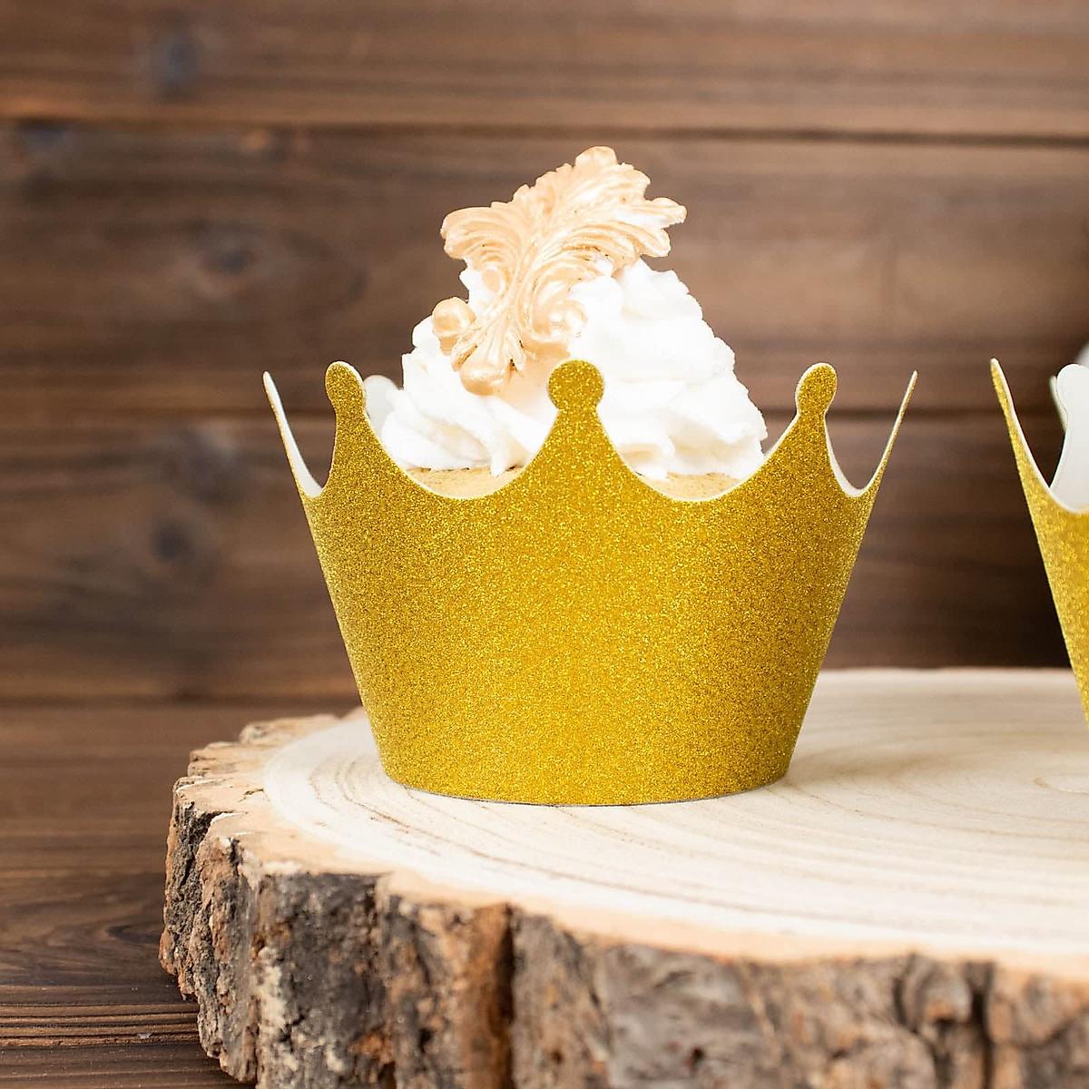 TABLECLOTHSFACTORY 25 Pack | Gold Glitter Crown Paper Cupcake Wrappers, Muffin Paper Cup Liners