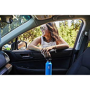 Hydro Flask 21 oz. Water Bottle - Stainless Steel, Reusable, Vacuum Insulated with Standard Mouth with Sport Cap, Olive