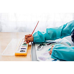 green sprouts Finger Food Platemat Spacious eating and craft area with raised edges contains messes Helps develop independent eating skills, Great for crafts, Made of silicone, Dishwasher safe