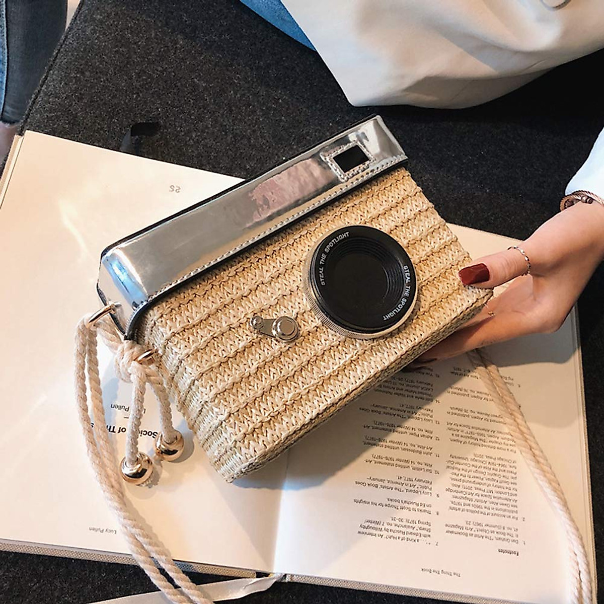 TENDYCOCO Crossbody Bag Camera Shaped Straw Woven Bag Mini Shoulder Bag for Women (Khaki)