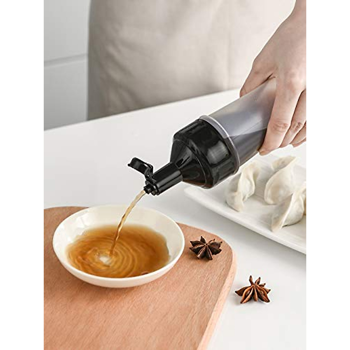 MXY Syrup Squeeze Bottle Salad Vinegar Ketchup Condiments Dispenser Olive Oil Soy Sauce Bottle Honey Container with Lid 250ml (White)