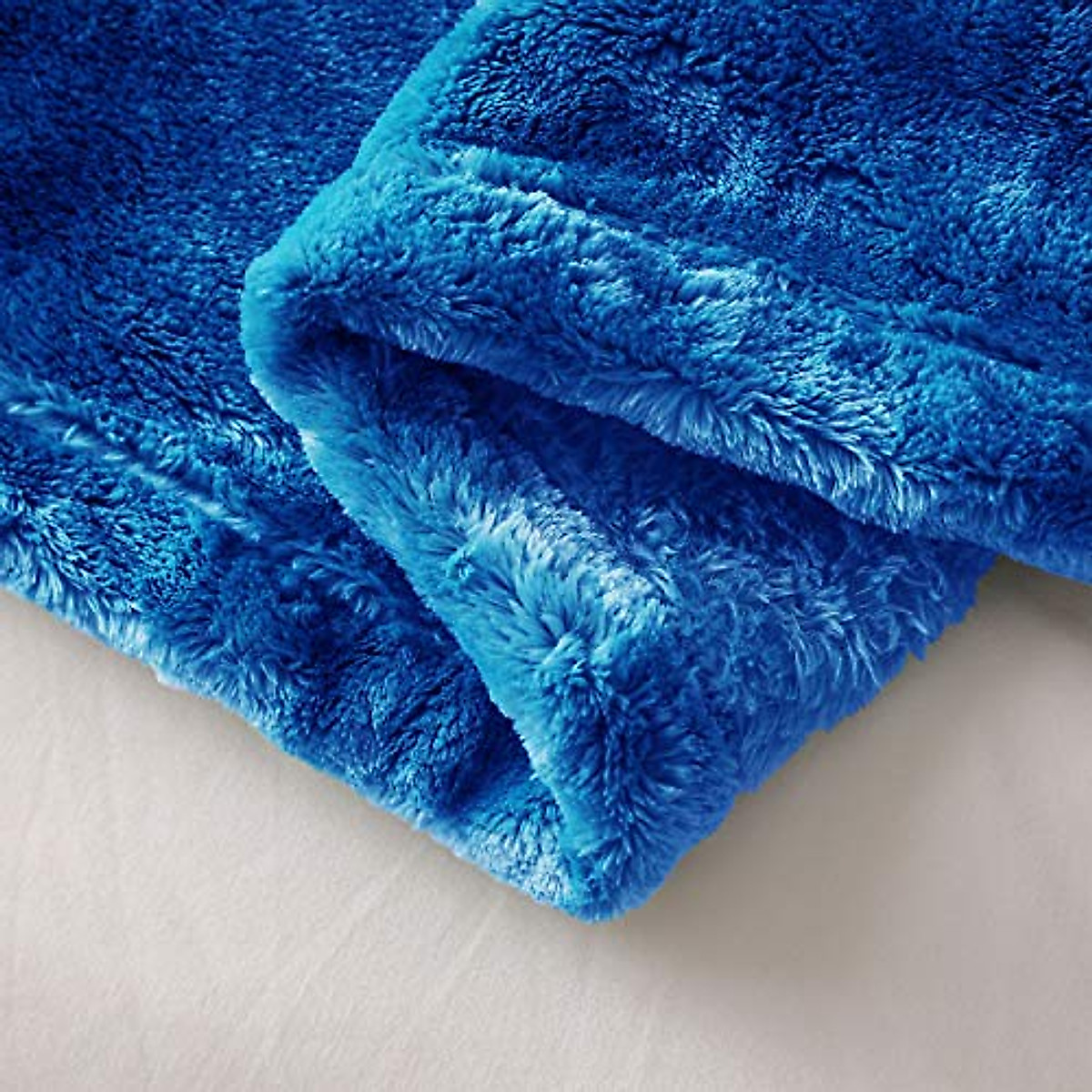 Whale Flotilla 480GSM Faux Fur Throw Blanket, Extra Large Warm Fluffy Throw Blanket for Couch, Bed, Traveling, Camping, 50x70 Inch, Blue