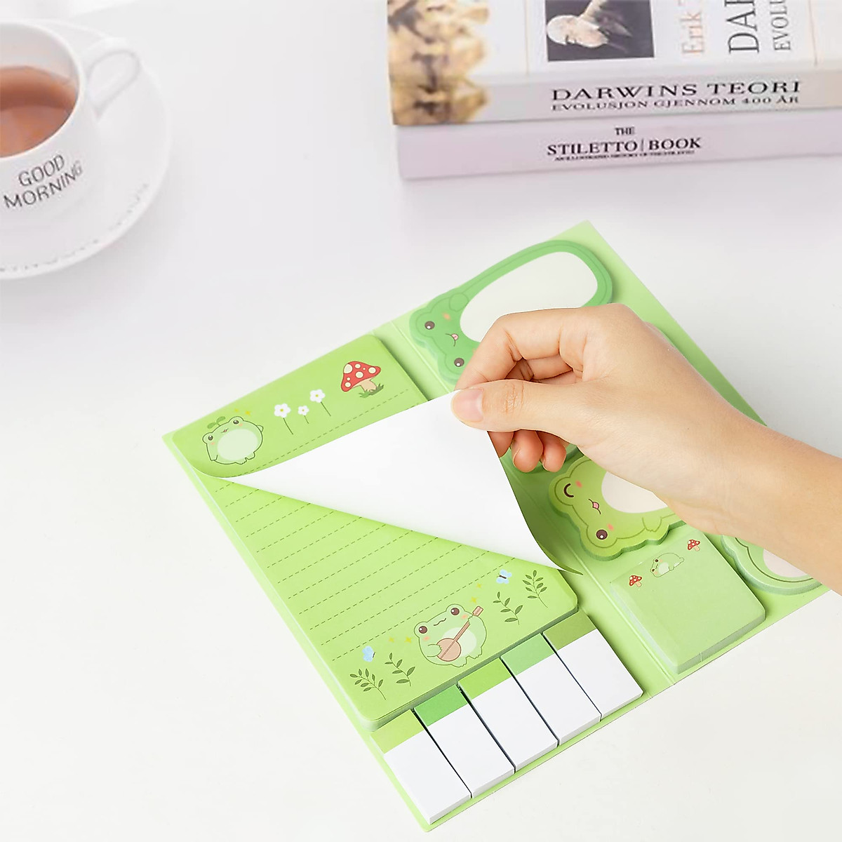 Xqumoi I Just Really Like Frogs Sticky Notes Set, 550 Sheets, Cute Cartoon Frogs Self-Stick Notes Pads Animal Divider Tabs Bundle Writing Memo Pads Back to School Office Supplies Small Gift