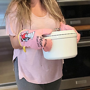 Miracu Funny Oven Mitts, Fun Pink Oven Mitt Set, Retro Kitchen Mitts - Baking Cute Oven Mitts for Women Friend, Mothers Day, Unique House Warming, Birthday Cooking Gifts for Women, Mom Wife Baker Her