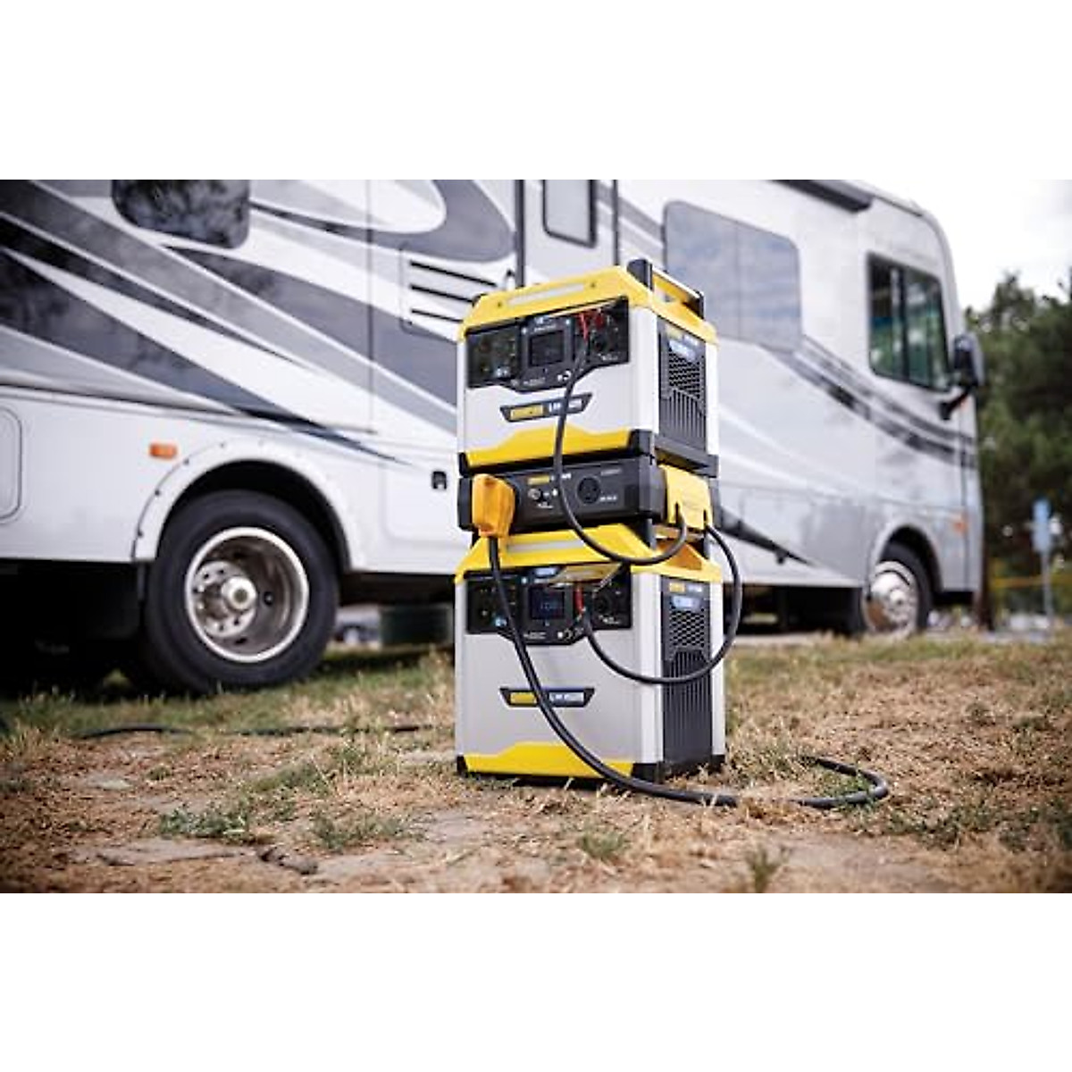 Champion Power Equipment 100594 1638-Wh Power Station 3200/1600-Watt Portable Lithium-Ion Battery Solar Generator