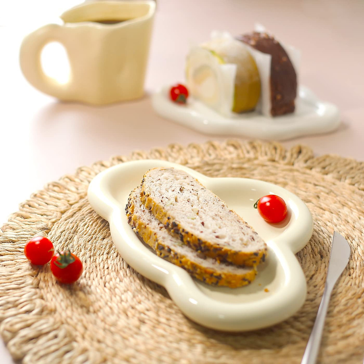 MDFAYE Jewelry Dish Trinket Tray for Women, Ring Dish Holder, Unique Cloud Shape Ceramic Plate Cute Things Vanity Aesthetic Room Decor Mother's Day Birthday Christmas Warm House Gifts (Crème)