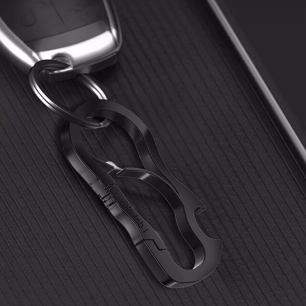 Idakekiy Stylish Carabiner Keychain Zinc Alloy Key Chain Bottle Opener (Black)