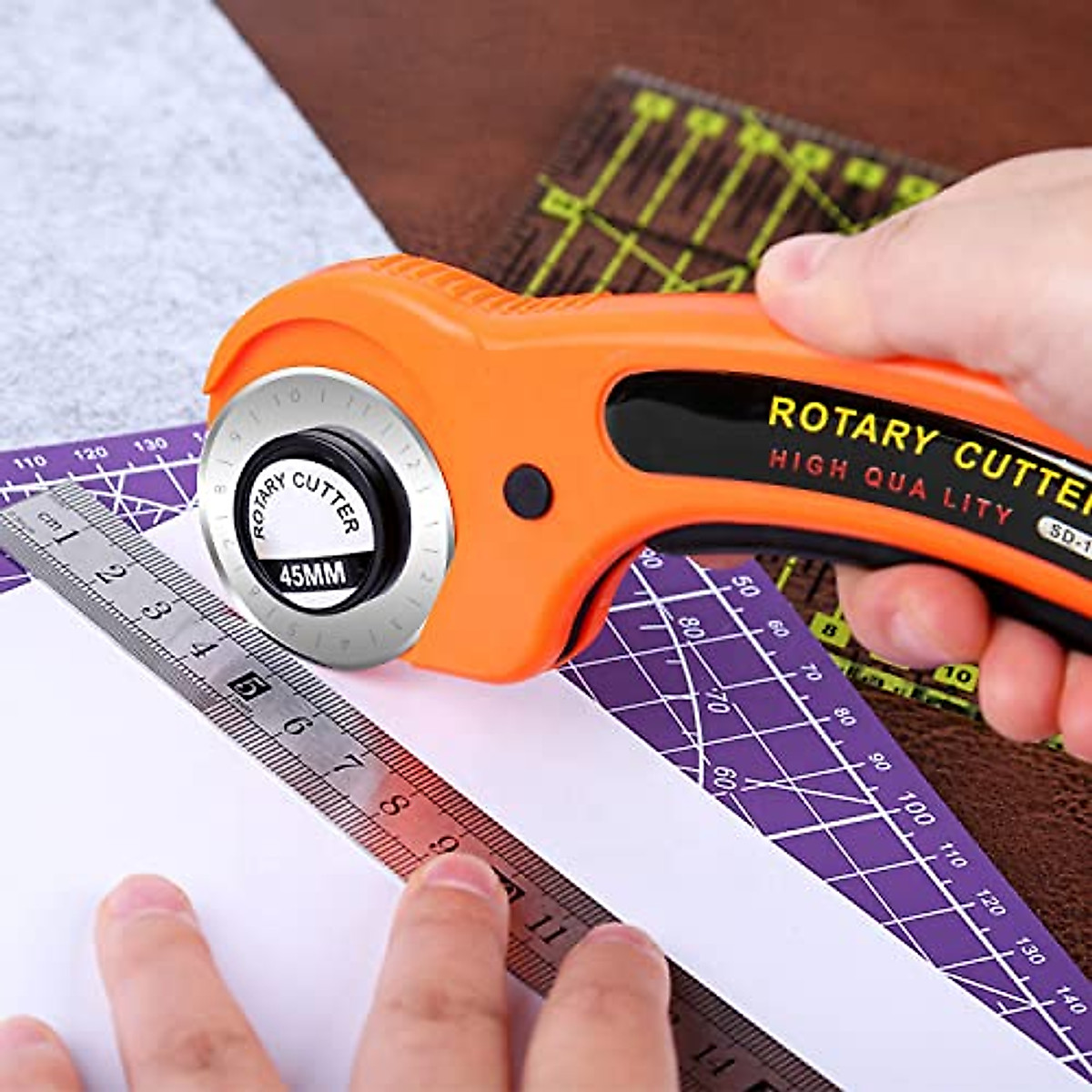Fabric Cutter, 45mm Ergonomic Rotary Cutter - Leather Cutting Tool ，Rotary Fabric Cutter， Sewing Rotary Cutter, Fabric Cutter Wheel& Squeeze Trigger for Quilting, Sewing, Crafts