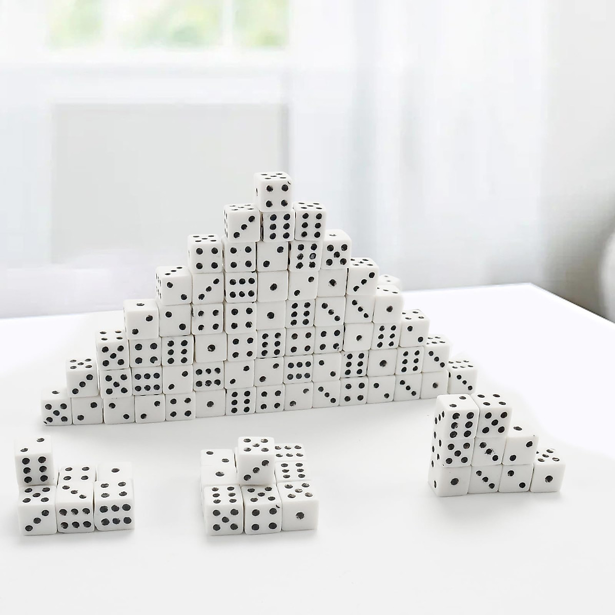 300 Pieces Dices Set Mini Dice 6 Sided Game Dices Tiny Square Corner Dice (0.27 Inch/7mm)