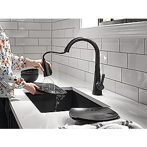 Delta Faucet Lenta Pull Down Kitchen Faucet Black, Soap Dispenser Included, Kitchen Sink Faucet, Faucet for Kitchen Sink with Magnetic Docking Spray Head, Matte Black 19802Z-BL-DST