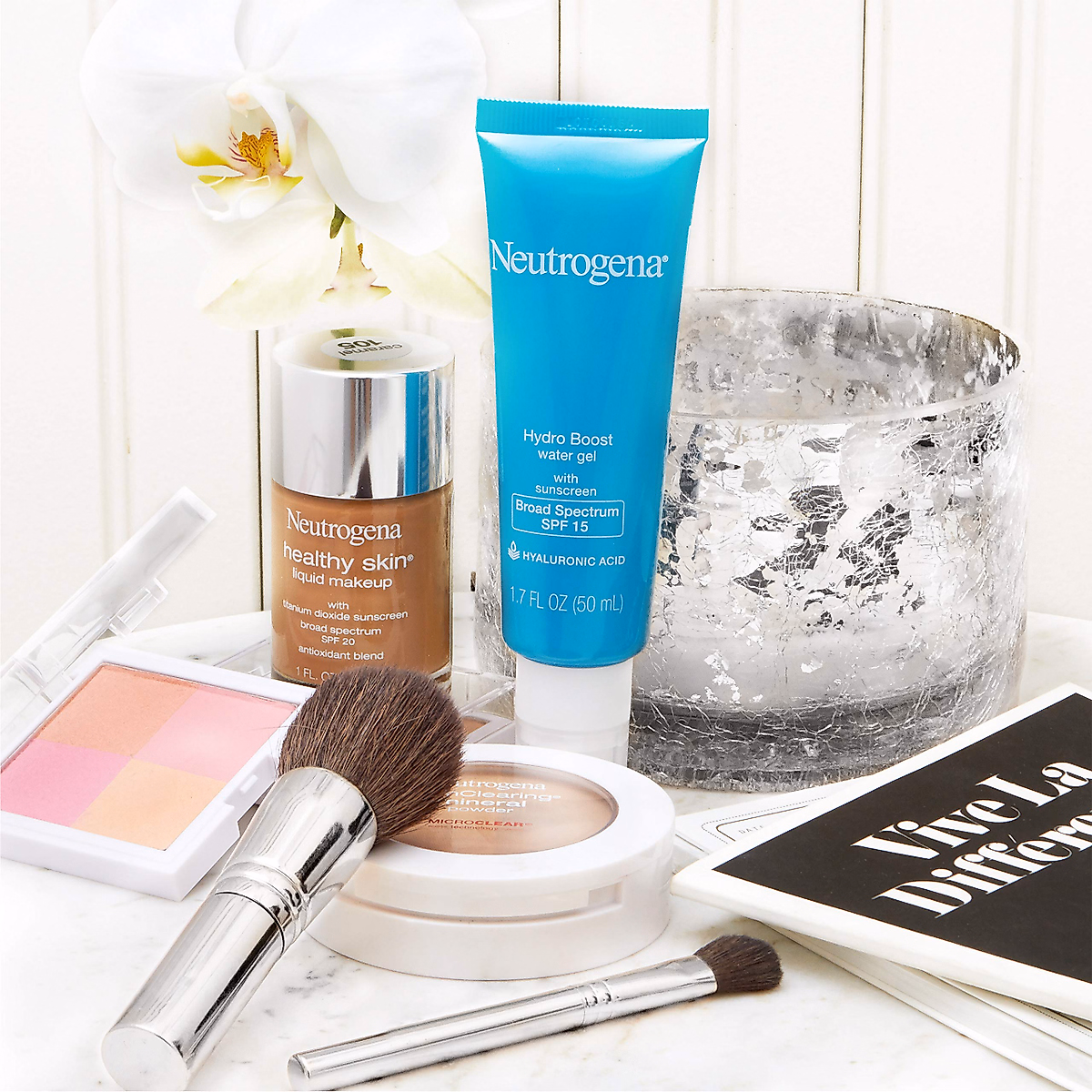 Neutrogena Hydro Boost Hydrating Hyaluronic Acid Gel Cream Moisturizer With SPF 15 Sunscreen, Daily Oil-Free and Non-Comedogenic Gel Cream, 1.7 fl. oz